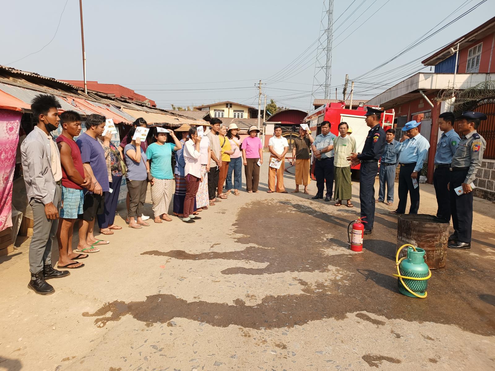 မိုင်းရှူးမြို့၌ မီးဘေးကြိုတင်ကာကွယ်ရေးအသိပညာပေးဟောပြောပွဲနှင့် မီးငြှိမ်းသတ်နည်းလက်တွေ့သရုပ်ပ