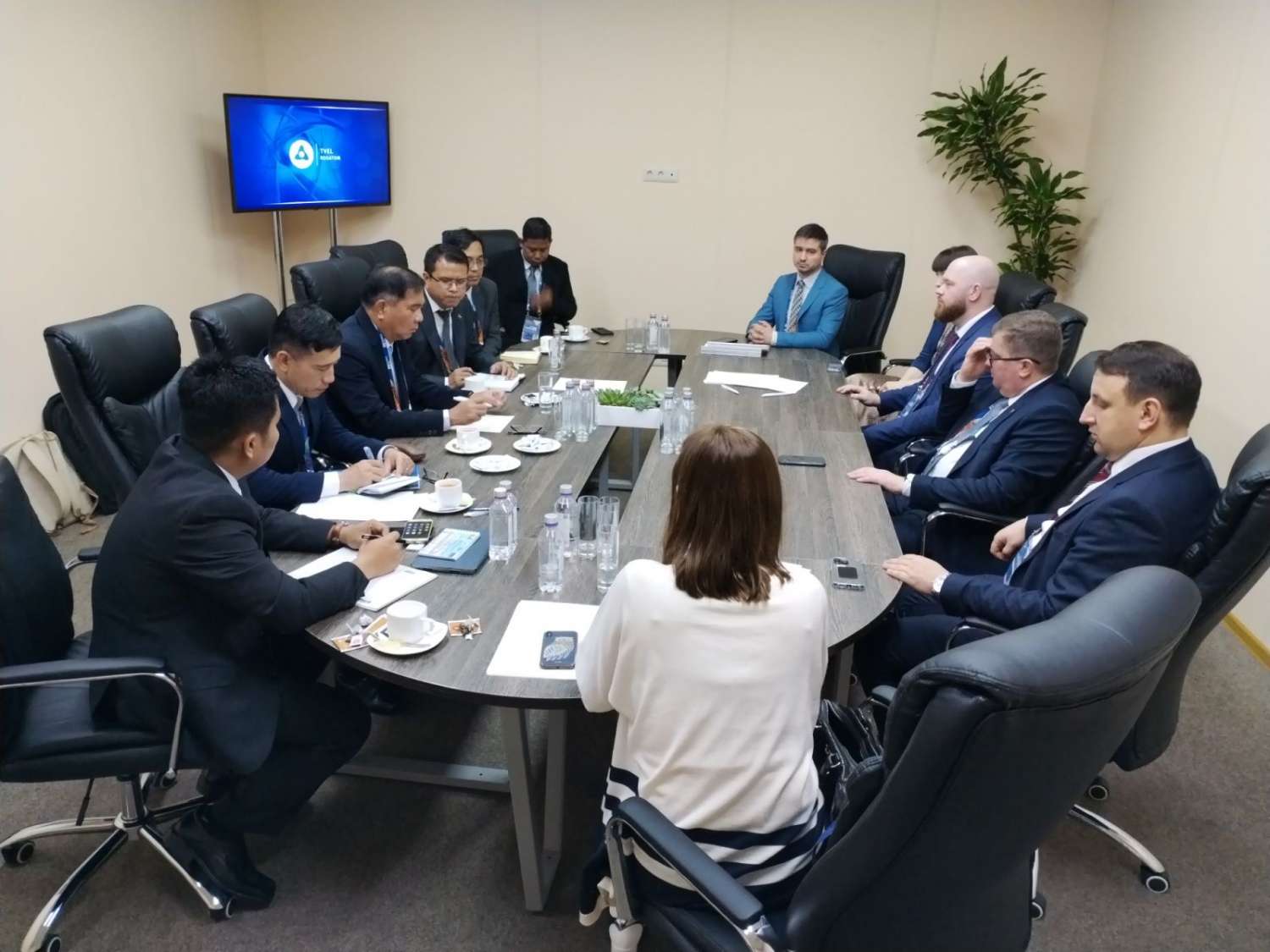 ပြည်ထောင်စုဝန်ကြီး ဦးသောင်းဟန်နှင့် ဒေါက်တာမျိူးသိန်းကျော်တို့ ဦးဆောင