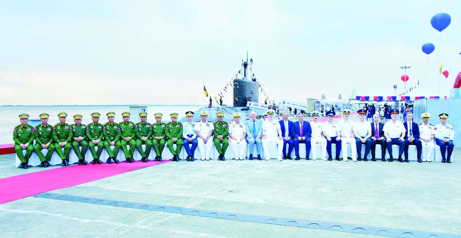 ၇၅ နှစ်မြောက် စိန်ရတုတပ်မတော် ရေ နေ့အထိမ်းအမှတ် စစ်ရေယာဉ်များတပ်တော်ဝင်ခြင်းနှင့် မြန်မာနိုင