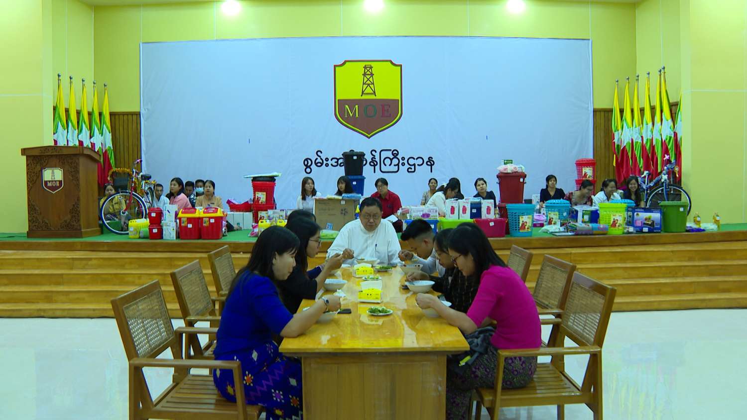ပြည်ထောင်စုဝန်ကြီး ဦးမျိုးမြင့်ဦး ၇၅ နှစ်မြောက်စိန်ရတုလွတ်လပ်ရေးနေ့ က
