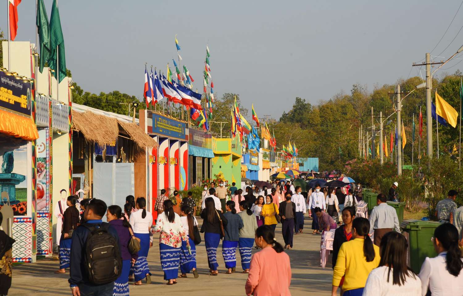 ၇၅ နှစ်မြောက်စိန်ရတုလွတ်လပ်ရေးနေ့အထိမ်းအမှတ် ဂုဏ်ပြုယာဉ်များ၊ ပြခန်းမ