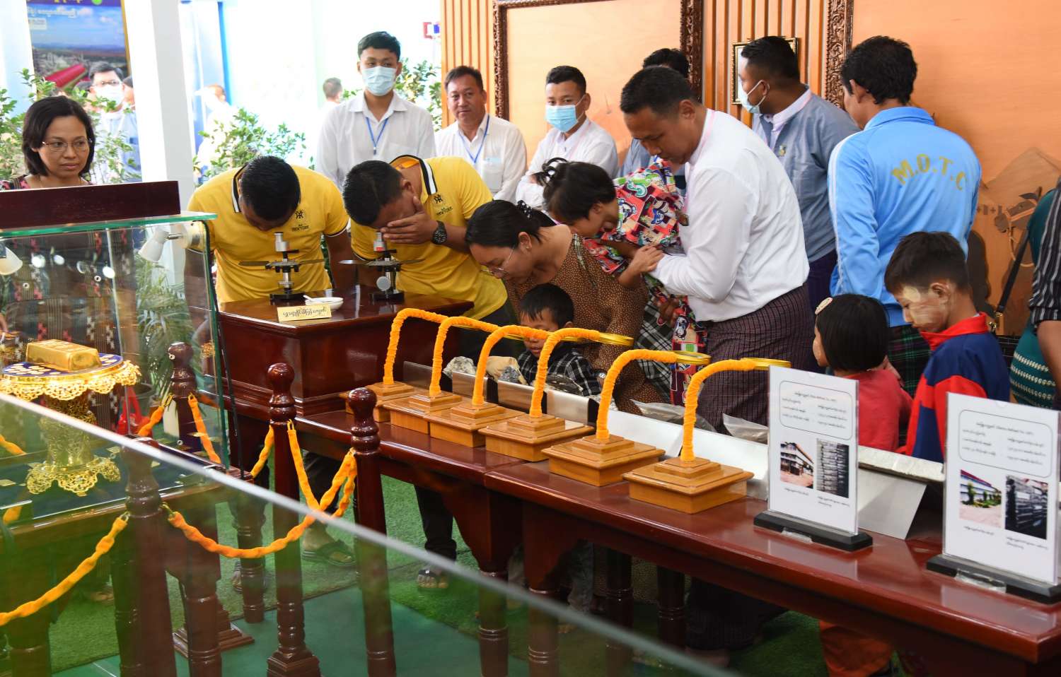 ၇၅ နှစ်မြောက် စိန်ရတုလွတ်လပ်ရေးနေ့အထိမ်းအမှတ် ပြခန်းများ၊ တိုင်းရင