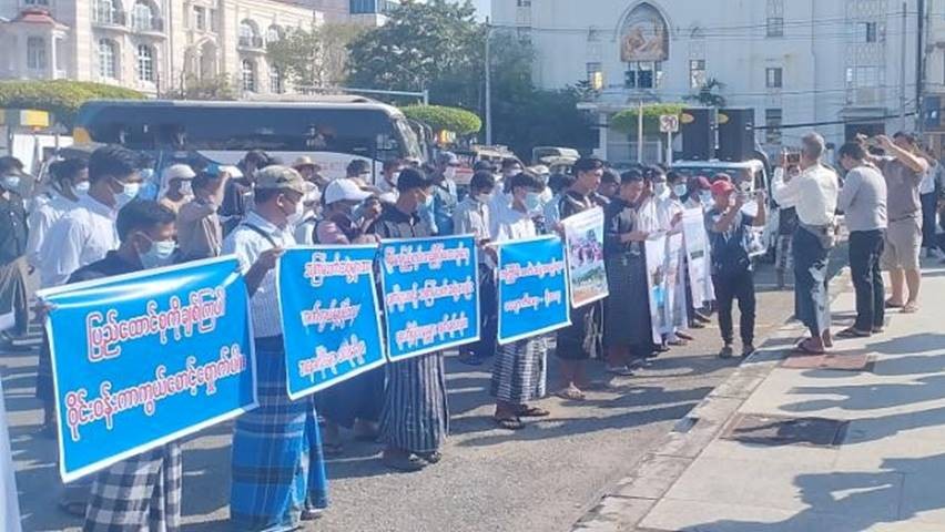 ကျိုက်ထိုမြို့နယ်ရှိ မုပ္ပလင်လမ်းဆုံ စစ်ဆေးရေးဂိတ်ကို ပစ်ခတ်တိုက်ခိုက်မ