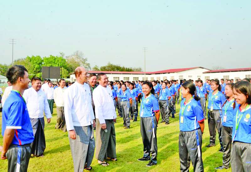 ဒုတိယဝန်ကြီး ဒေါက်တာဇော်မြင့် တောင်ကြီးမြို့ရှိ တက္ကသိုလ်၊ တောင်က